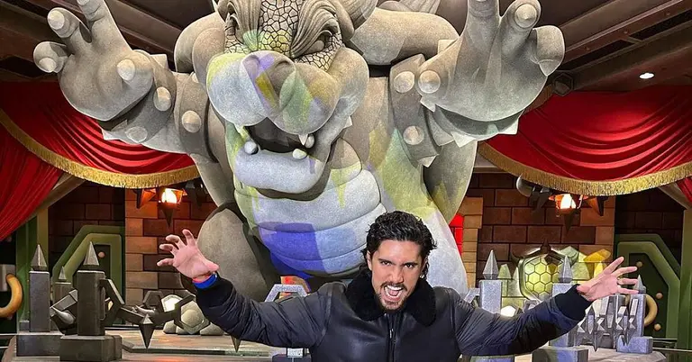 Alex Fernández conoció a Mario Bros en su parque de diversiones en ...