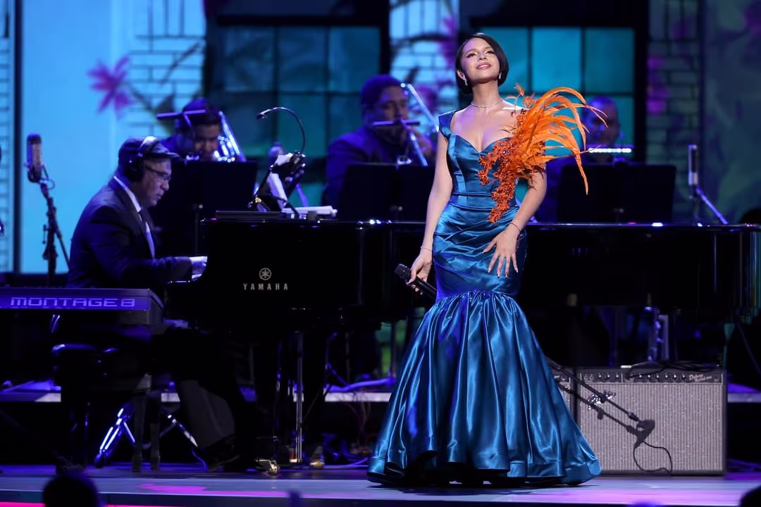 Ángela Aguilar rinde increíble homenaje a Rubén Blades previo a los ...