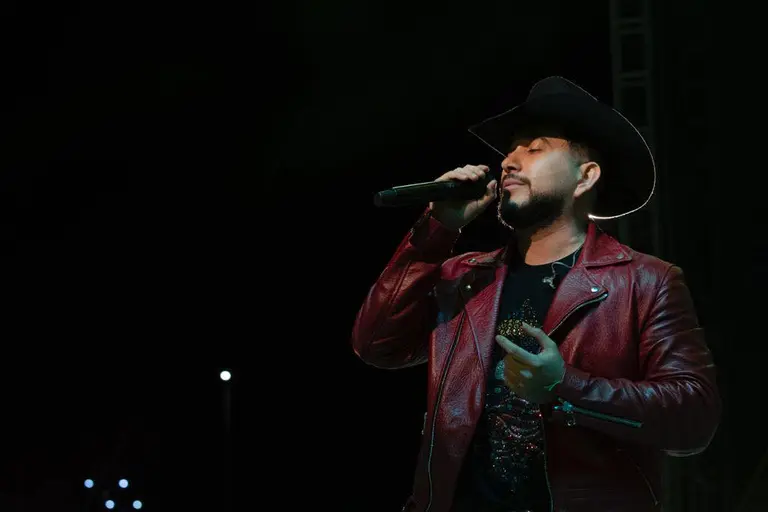 El Bebeto lanzará su nuevo disco 'Valió la Pena' y comparte todos los ...