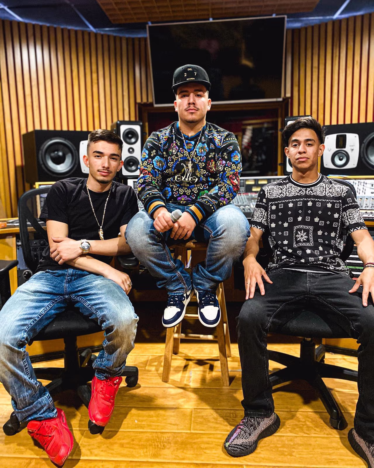 Eslabon Armado conquista Billboard con su álbum 'NOSTALGIA' | Shows ...