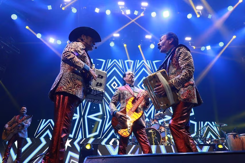 Los Tigres del Norte se presentaron con su tour 'La Reunión' en ...