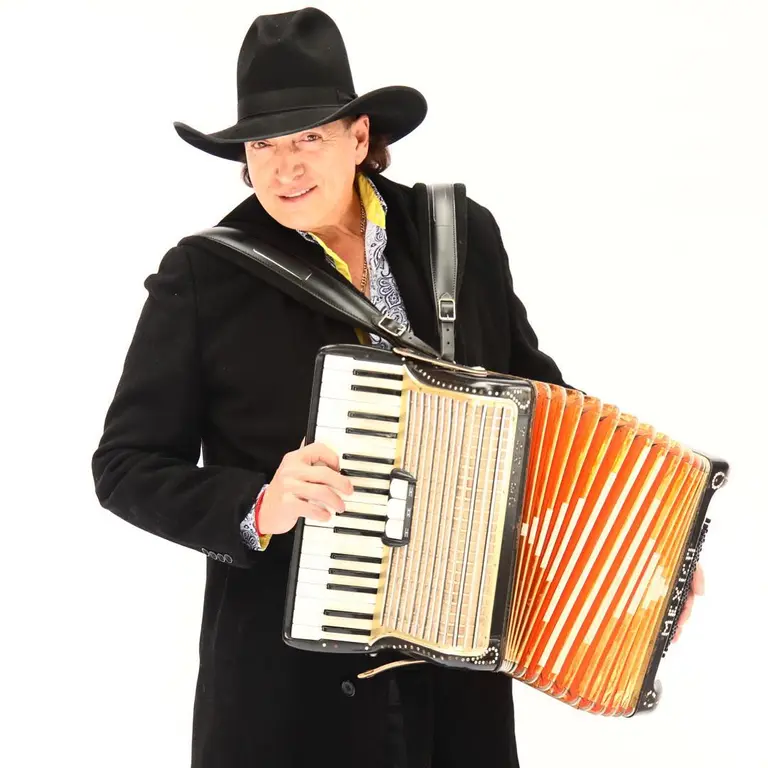 Ramiro agradece a sus fans el interés por su situación con Bronco ...