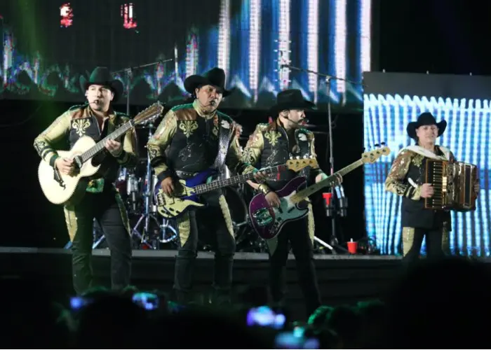 Bronco cabalga con gran éxito en Veracruz | Shows Noticias | Bandamax