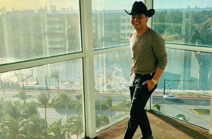 Christian Nodal hace historia en la web | Shows Noticias | Bandamax