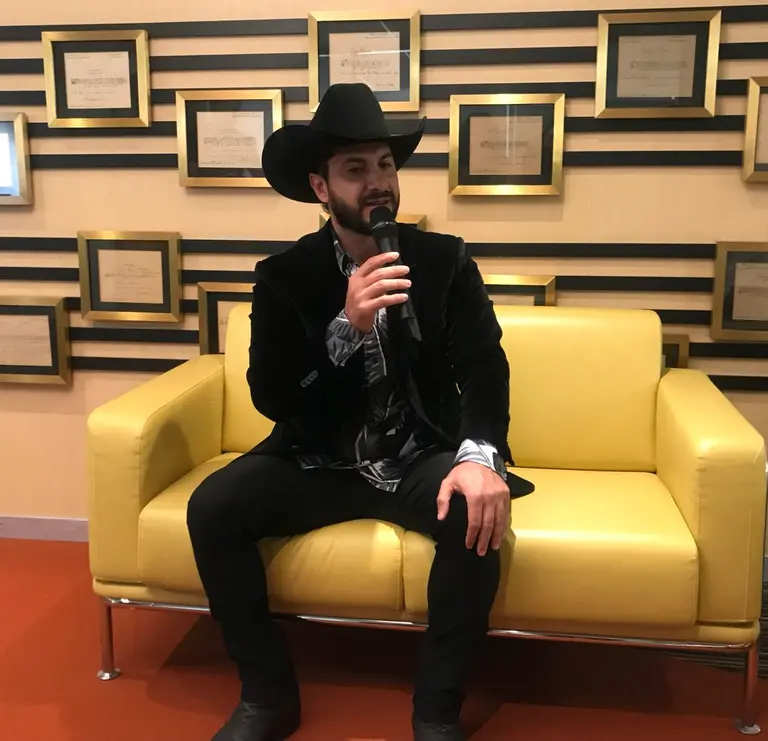 Simón León revela su privacidad en Acceso Grupero | Shows Bndmxvideos ...